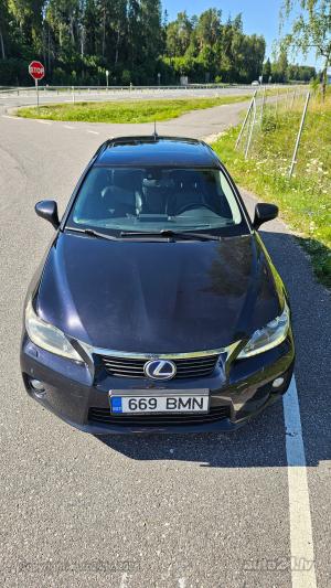 Black Lexus CT 2011 in Tallinn, with an engine capacity of 1.80 L and mileage of 300 thousand km for 9990 €, photo 3 on AUTOMOTO.COM.LV