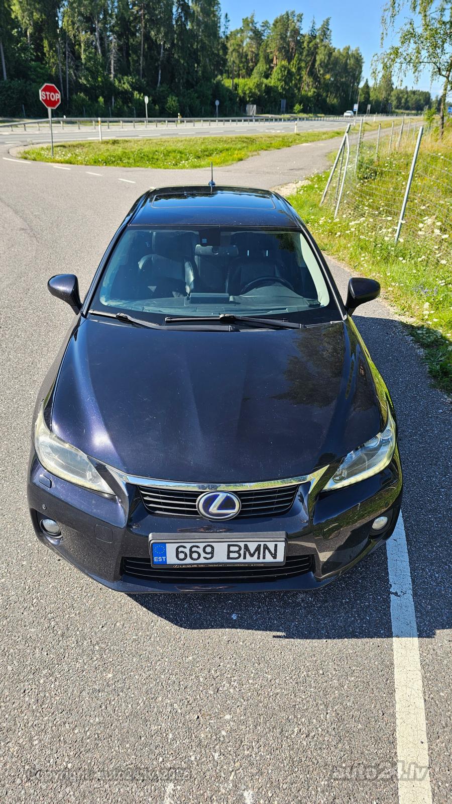 Black Lexus CT 2011 in Tallinn, with an engine capacity of 1.80 L and mileage of 300 thousand km for 9990 €, photo 3 on AUTOMOTO.COM.LV
