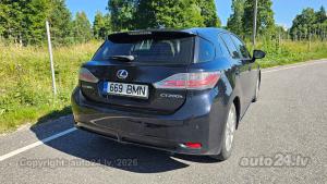Black Lexus CT 2011 in Tallinn, with an engine capacity of 1.80 L and mileage of 300 thousand km for 9990 €, photo 5 on AUTOMOTO.COM.LV