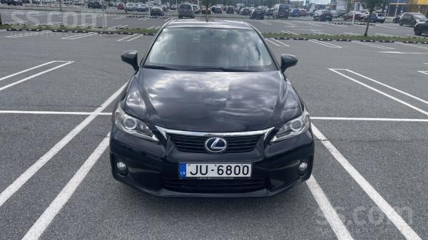 Black Lexus CT 2011 in Riga, with an engine capacity of 1.80 L and mileage of 208 thousand km for 8400 €, photo 2 on AUTOMOTO.COM.LV