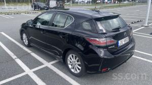 Black Lexus CT 2011 in Riga, with an engine capacity of 1.80 L and mileage of 208 thousand km for 8400 €, photo 6 on AUTOMOTO.COM.LV