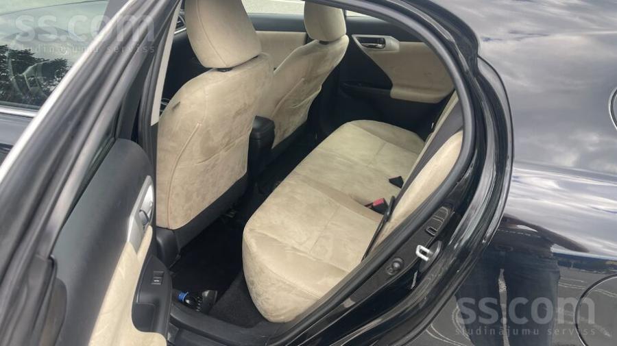 Black Lexus CT 2011 in Riga, with an engine capacity of 1.80 L and mileage of 208 thousand km for 8400 €, photo 9 on AUTOMOTO.COM.LV