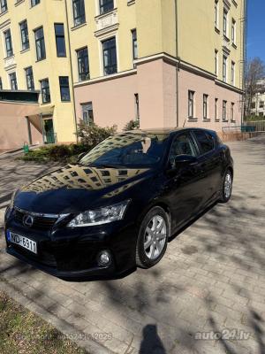 Black Lexus CT 2012 in Riga, with an engine capacity of 1.80 L and mileage of 196 thousand km for 9500 €, photo  on AUTOMOTO.COM.LV