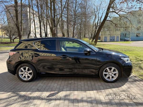 Melns Lexus CT 2012 Rīga, ar dzinēja tilpumu 1.80 L un nobraukumu 196 tūkst. km par 9500 €, foto 3 vietnē AUTOMOTO.COM.LV