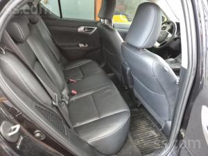 Black Lexus CT 2012 in Riga, with an engine capacity of 1.80 L and mileage of 227 thousand km for 7500 €, photo 5 on AUTOMOTO.COM.LV