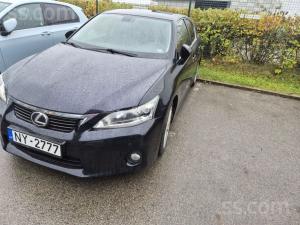 Black Lexus CT 2012 in Riga, with an engine capacity of 1.80 L and mileage of 227 thousand km for 7500 €, photo 6 on AUTOMOTO.COM.LV