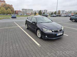 Black Lexus CT 2012 in Riga, with an engine capacity of 1.80 L and mileage of 227 thousand km for 7500 €, photo 9 on AUTOMOTO.COM.LV