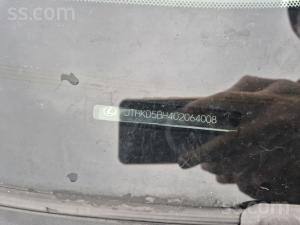 Black Lexus CT 2012 in Riga, with an engine capacity of 1.80 L and mileage of 227 thousand km for 7500 €, photo 15 on AUTOMOTO.COM.LV