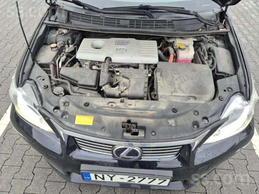 Black Lexus CT 2012 in Riga, with an engine capacity of 1.80 L and mileage of 227 thousand km for 7500 €, photo 20 on AUTOMOTO.COM.LV