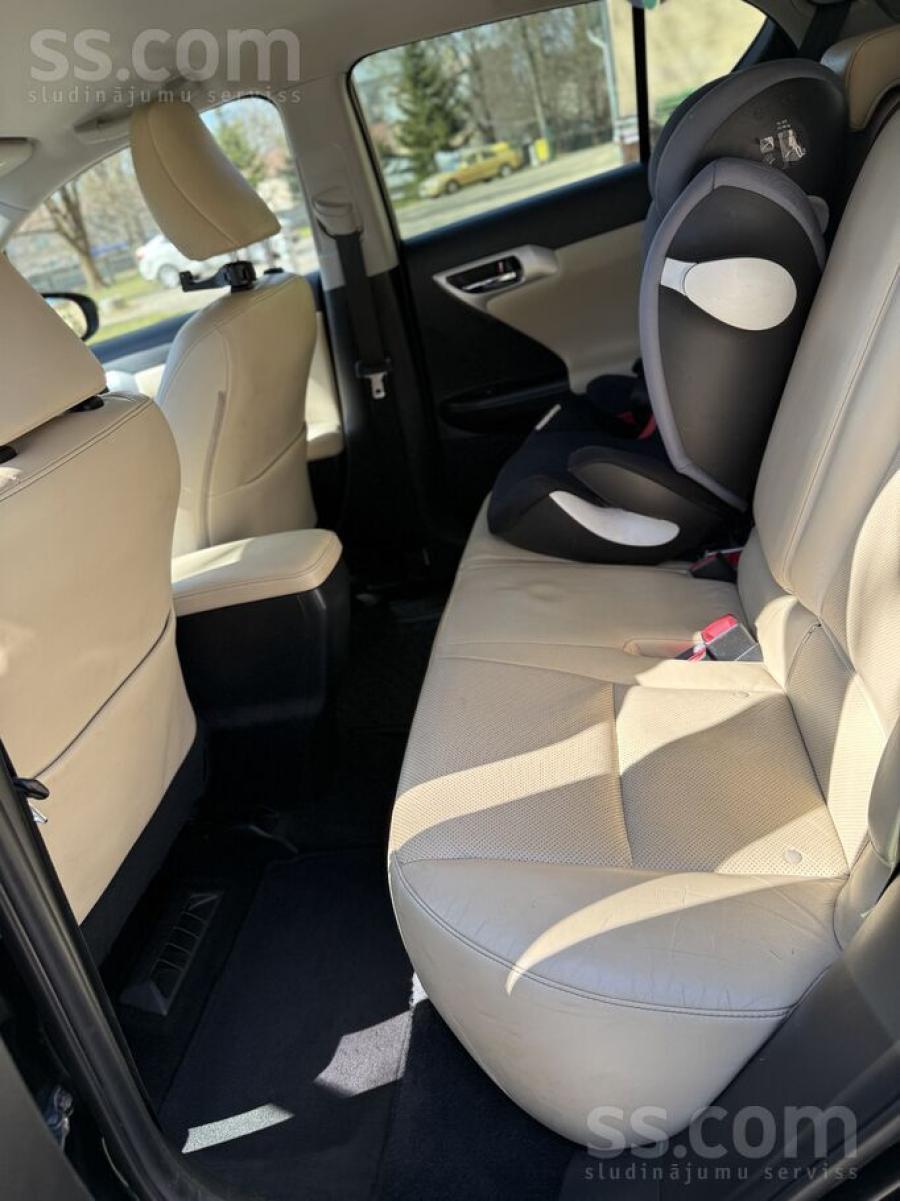 Melns Lexus CT 2012 Rīga, ar dzinēja tilpumu 1.80 L un nobraukumu 196 tūkst. km par 9350 €, foto 8 vietnē AUTOMOTO.COM.LV