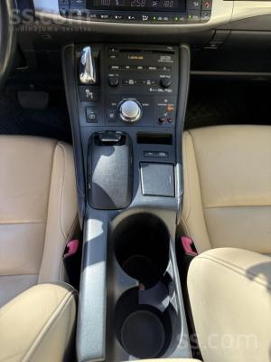 Melns Lexus CT 2012 Rīga, ar dzinēja tilpumu 1.80 L un nobraukumu 196 tūkst. km par 9350 €, foto 9 vietnē AUTOMOTO.COM.LV