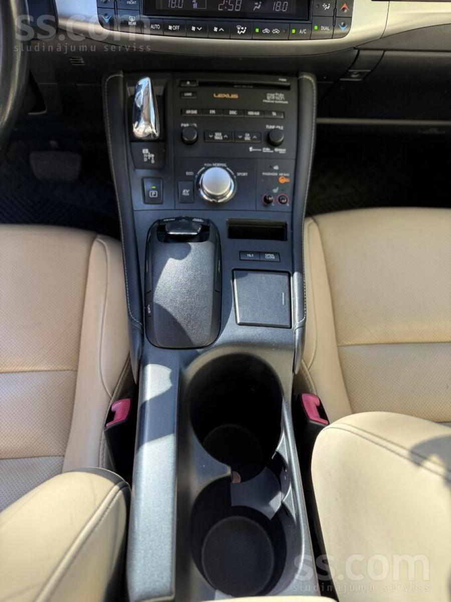 Melns Lexus CT 2012 Rīga, ar dzinēja tilpumu 1.80 L un nobraukumu 196 tūkst. km par 9350 €, foto 9 vietnē AUTOMOTO.COM.LV