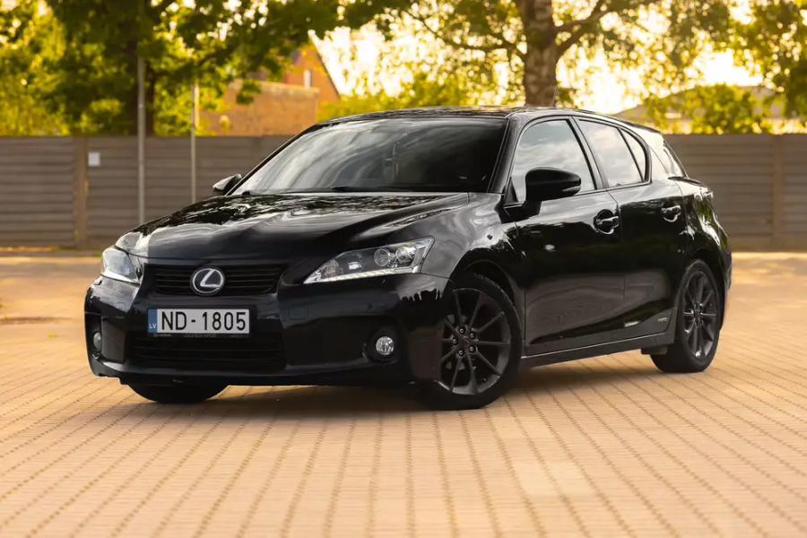 Melns Lexus CT 2012 Jelgava, ar dzinēja tilpumu 1.80 L un nobraukumu 247 tūkst. km par 6000 €, foto 1 vietnē AUTOMOTO.COM.LV