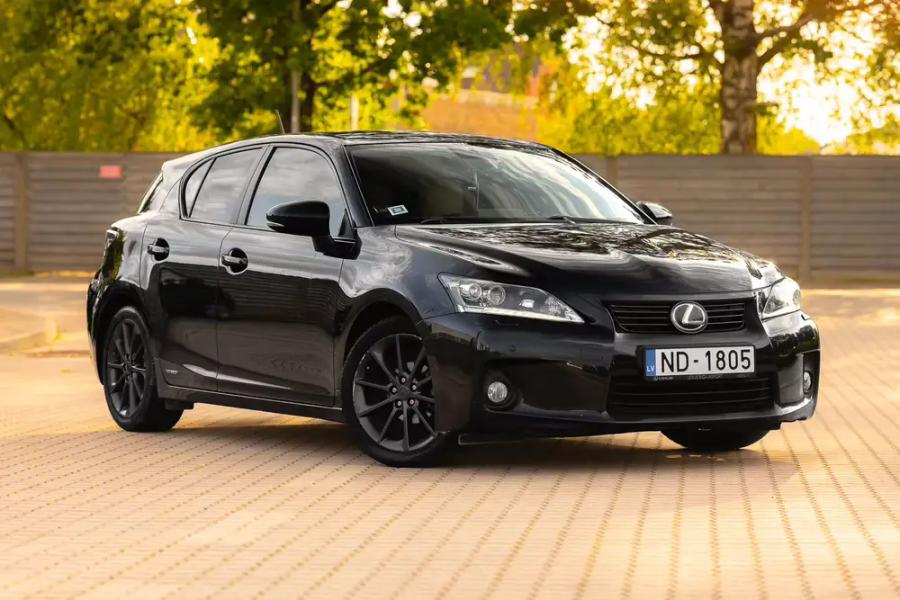 Melns Lexus CT 2012 Jelgava, ar dzinēja tilpumu 1.80 L un nobraukumu 247 tūkst. km par 6000 €, foto 3 vietnē AUTOMOTO.COM.LV