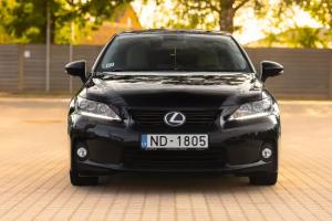Melns Lexus CT 2012 Jelgava, ar dzinēja tilpumu 1.80 L un nobraukumu 247 tūkst. km par 6000 €, foto 4 vietnē AUTOMOTO.COM.LV