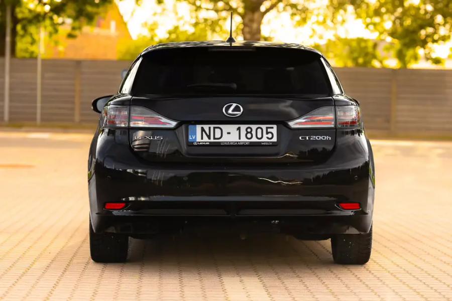 Melns Lexus CT 2012 Jelgava, ar dzinēja tilpumu 1.80 L un nobraukumu 247 tūkst. km par 6000 €, foto 7 vietnē AUTOMOTO.COM.LV