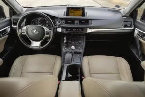 Melns Lexus CT 2012 Jelgava, ar dzinēja tilpumu 1.80 L un nobraukumu 247 tūkst. km par 6000 €, foto 8 vietnē AUTOMOTO.COM.LV