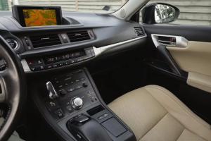 Melns Lexus CT 2012 Jelgava, ar dzinēja tilpumu 1.80 L un nobraukumu 247 tūkst. km par 6000 €, foto 10 vietnē AUTOMOTO.COM.LV