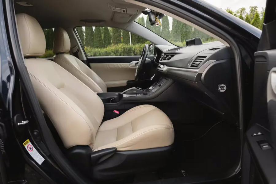 Melns Lexus CT 2012 Jelgava, ar dzinēja tilpumu 1.80 L un nobraukumu 247 tūkst. km par 6000 €, foto 16 vietnē AUTOMOTO.COM.LV