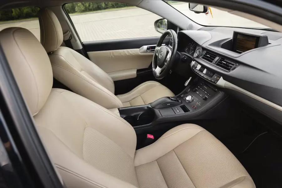 Melns Lexus CT 2012 Jelgava, ar dzinēja tilpumu 1.80 L un nobraukumu 247 tūkst. km par 6000 €, foto 17 vietnē AUTOMOTO.COM.LV