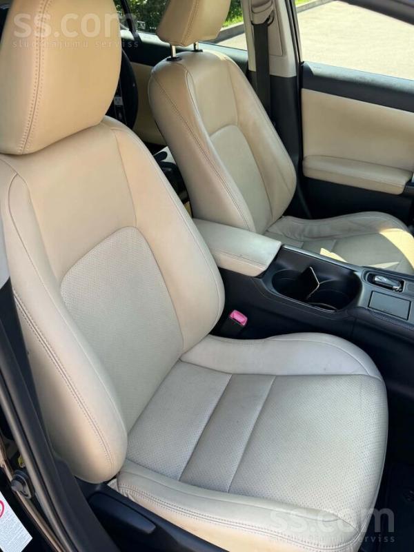 Melns Lexus CT 2012 Rīga, ar dzinēja tilpumu 1.80 L un nobraukumu 213 tūkst. km par 7000 €, foto 4 vietnē AUTOMOTO.COM.LV