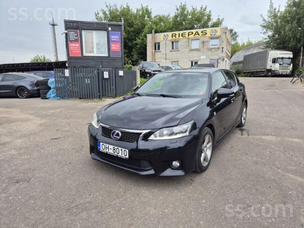 Черный Лексус СТ 2012 в Рига, объемом двигателя 1.80 л и пробегом 224 тыс. км за 8190 €, фото 1 на AUTOMOTO.COM.LV