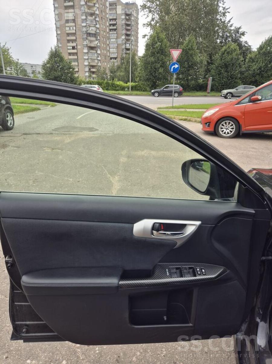 Melns Lexus CT 2012 Rīga, ar dzinēja tilpumu 1.80 L un nobraukumu 224 tūkst. km par 8190 €, foto 14 vietnē AUTOMOTO.COM.LV