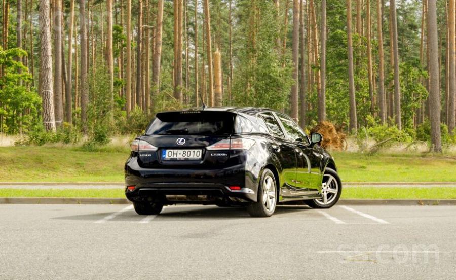 Melns Lexus CT 2012 Rīga, ar dzinēja tilpumu 1.80 L un nobraukumu 224 tūkst. km par 8190 €, foto 7 vietnē AUTOMOTO.COM.LV