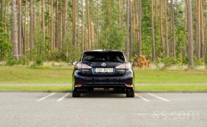 Black Lexus CT 2012 in Riga, with an engine capacity of 1.80 L and mileage of 224 thousand km for 8190 €, photo 8 on AUTOMOTO.COM.LV