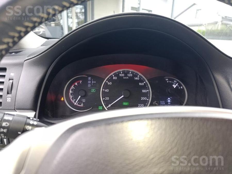 Black Lexus CT 2012 in Riga, with an engine capacity of 1.80 L and mileage of 182 thousand km for 8200 €, photo 6 on AUTOMOTO.COM.LV