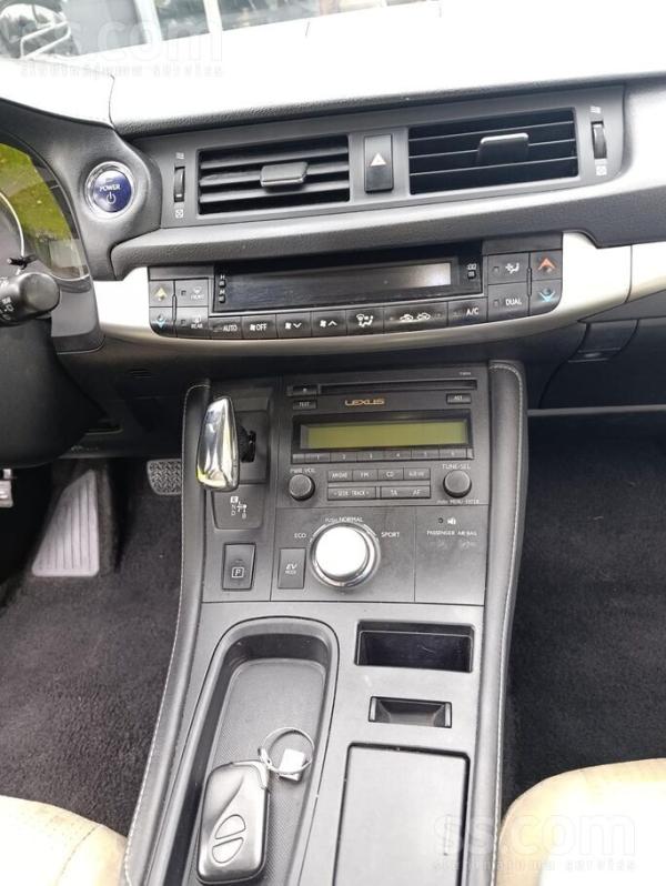 Melns Lexus CT 2012 Rīga, ar dzinēja tilpumu 1.80 L un nobraukumu 182 tūkst. km par 8200 €, foto 8 vietnē AUTOMOTO.COM.LV