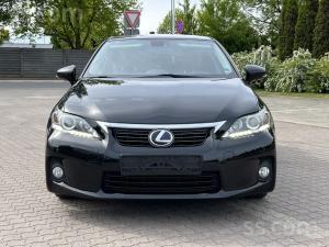 Black Lexus CT 2013 in Jelgava, with an engine capacity of 1.80 L and mileage of 235 thousand km for 10590 €, photo 2 on AUTOMOTO.COM.LV