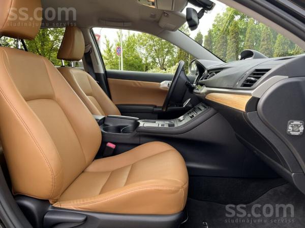 Melns Lexus CT 2013 Jelgava, ar dzinēja tilpumu 1.80 L un nobraukumu 235 tūkst. km par 10590 €, foto 8 vietnē AUTOMOTO.COM.LV