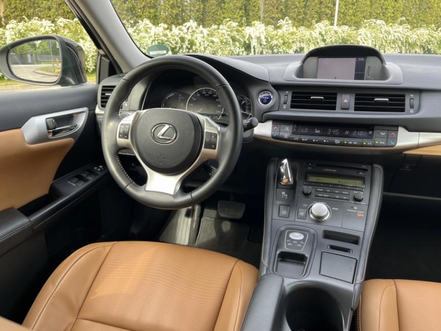 Melns Lexus CT 2013 Rīga, ar dzinēja tilpumu 1.80 L un nobraukumu 235 tūkst. km par 10990 €, foto 13 vietnē AUTOMOTO.COM.LV