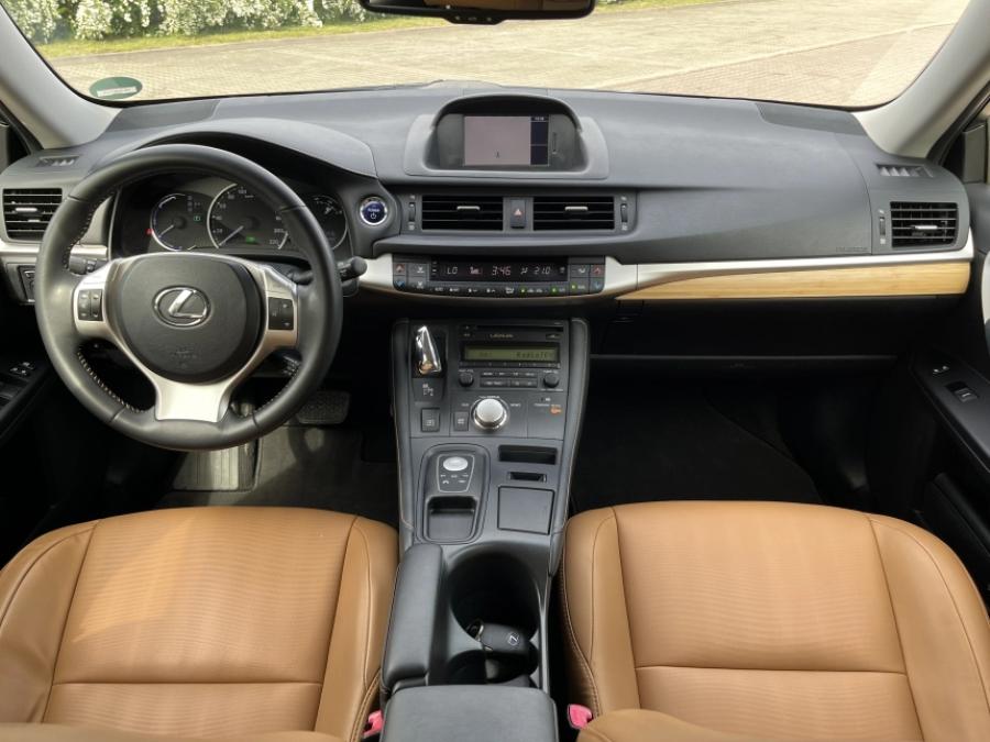 Melns Lexus CT 2013 Rīga, ar dzinēja tilpumu 1.80 L un nobraukumu 235 tūkst. km par 10990 €, foto 14 vietnē AUTOMOTO.COM.LV