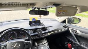 Black Lexus CT 2014 in Riga, with an engine capacity of 1.80 L and mileage of 204 thousand km for 11200 €, photo 7 on AUTOMOTO.COM.LV