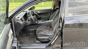 Black Lexus CT 2014 in Riga, with an engine capacity of 1.80 L and mileage of 204 thousand km for 11200 €, photo 8 on AUTOMOTO.COM.LV