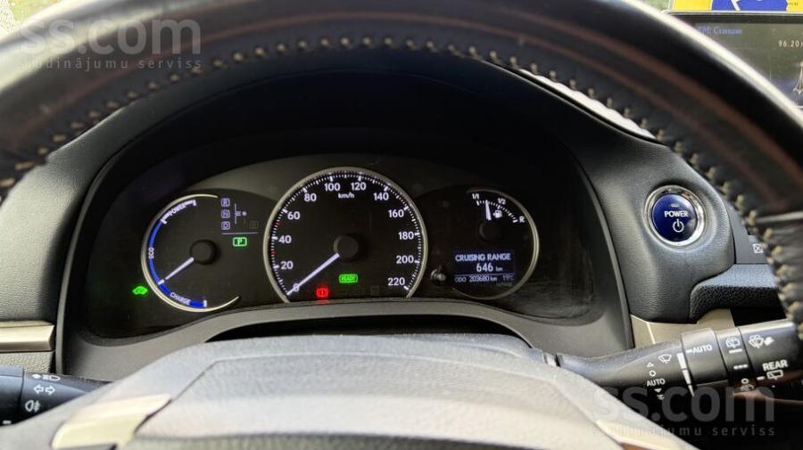Black Lexus CT 2014 in Riga, with an engine capacity of 1.80 L and mileage of 204 thousand km for 11200 €, photo 10 on AUTOMOTO.COM.LV
