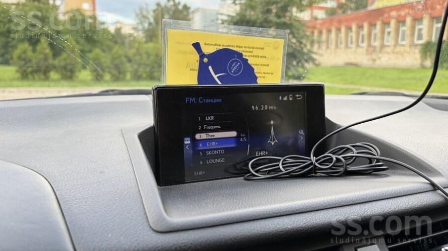 Black Lexus CT 2014 in Riga, with an engine capacity of 1.80 L and mileage of 204 thousand km for 11200 €, photo 12 on AUTOMOTO.COM.LV