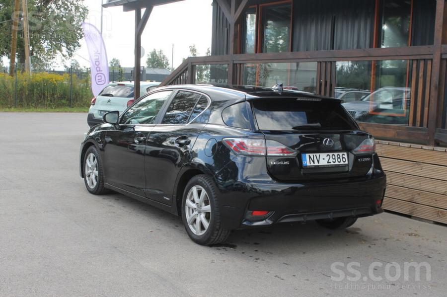 Melns Lexus CT 2014 Rīga, ar dzinēja tilpumu 1.80 L un nobraukumu 0 tūkst. km par 10690 €, foto 3 vietnē AUTOMOTO.COM.LV