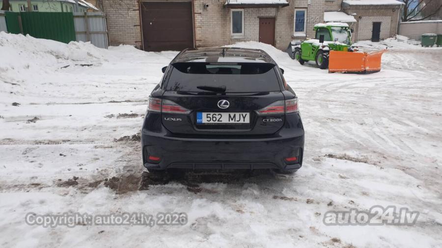 Black Lexus CT 2015 in Tallinn, with an engine capacity of 1.80 L and mileage of 125 thousand km for 12999 €, photo 6 on AUTOMOTO.COM.LV