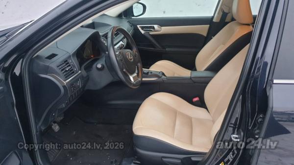 Black Lexus CT 2015 in Tallinn, with an engine capacity of 1.80 L and mileage of 125 thousand km for 12999 €, photo 9 on AUTOMOTO.COM.LV