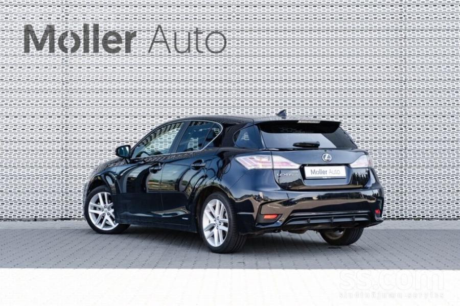 Melns Lexus CT 2015 Rīga, ar dzinēja tilpumu 1.80 L un nobraukumu 171 tūkst. km par 11600 €, foto 4 vietnē AUTOMOTO.COM.LV
