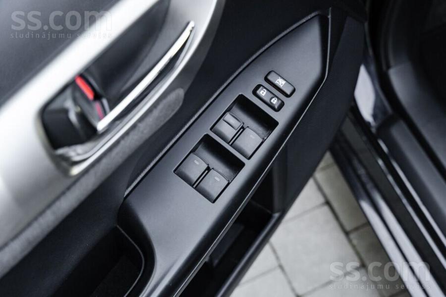 Melns Lexus CT 2015 Rīga, ar dzinēja tilpumu 1.80 L un nobraukumu 171 tūkst. km par 11600 €, foto 8 vietnē AUTOMOTO.COM.LV