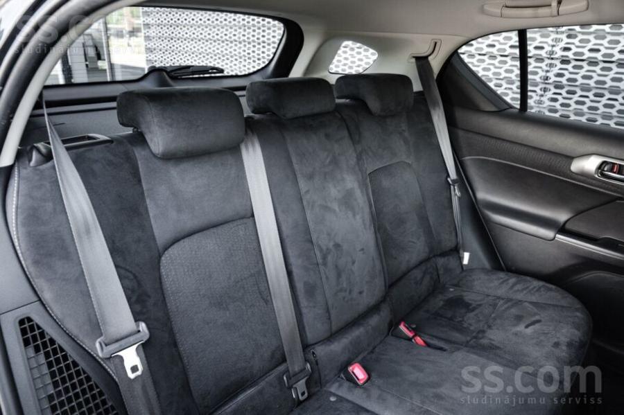 Melns Lexus CT 2015 Rīga, ar dzinēja tilpumu 1.80 L un nobraukumu 171 tūkst. km par 11600 €, foto 18 vietnē AUTOMOTO.COM.LV