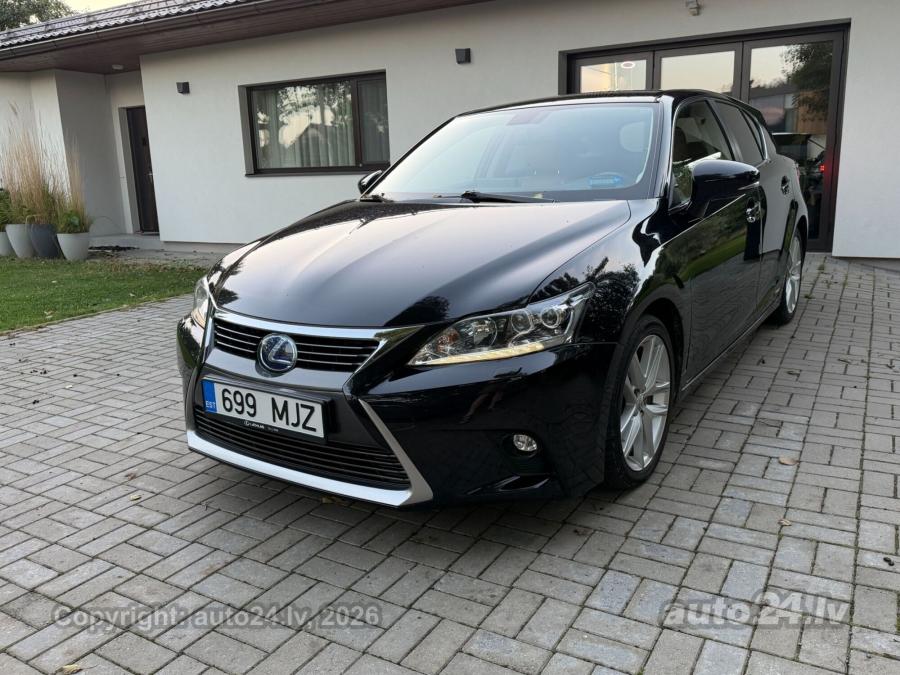 Black Lexus CT 2015 in Tallinn, with an engine capacity of 1.80 L and mileage of 154 thousand km for 13920 €, photo 3 on AUTOMOTO.COM.LV