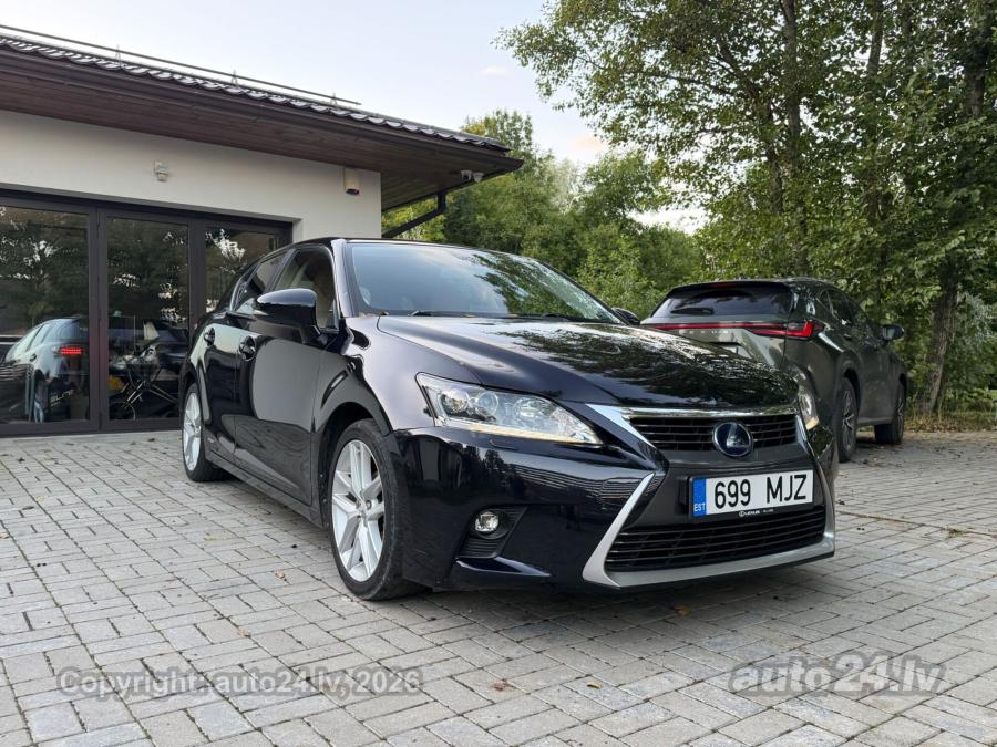 Black Lexus CT 2015 in Tallinn, with an engine capacity of 1.80 L and mileage of 154 thousand km for 13920 €, photo 8 on AUTOMOTO.COM.LV