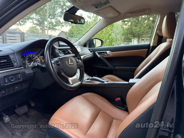 Черный Лексус СТ 2015 в Таллин, объемом двигателя 1.80 л и пробегом 154 тыс. км за 13920 €, фото 9 на AUTOMOTO.COM.LV