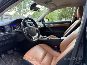 Black Lexus CT 2015 in Tallinn, with an engine capacity of 1.80 L and mileage of 154 thousand km for 13920 €, photo 9 on AUTOMOTO.COM.LV