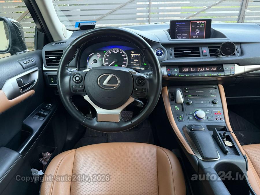 Black Lexus CT 2015 in Tallinn, with an engine capacity of 1.80 L and mileage of 154 thousand km for 13920 €, photo 10 on AUTOMOTO.COM.LV